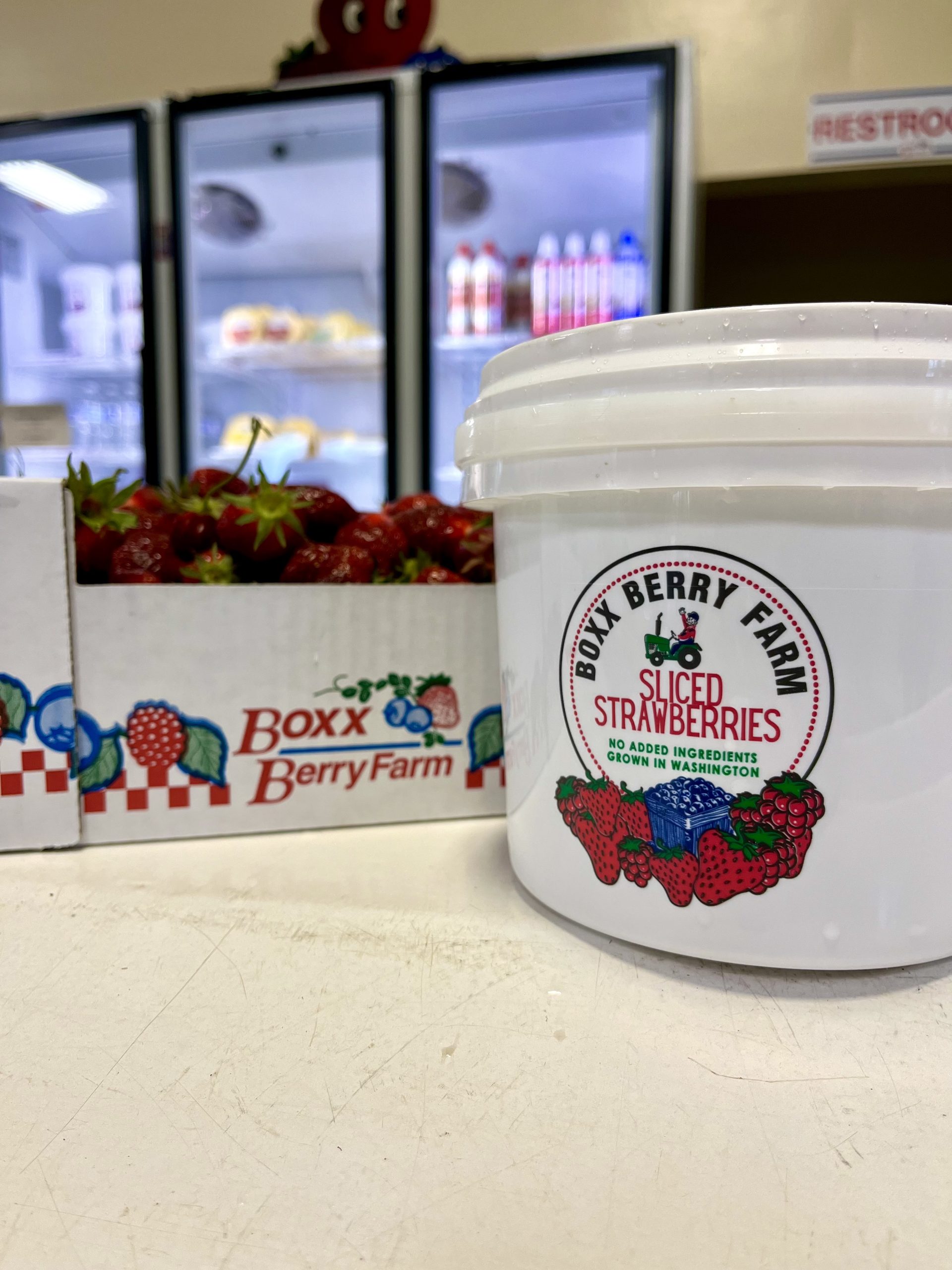 3.5lb Sliced Nonsugared Strawberry Pails - In Stock - Boxx Berry Farm